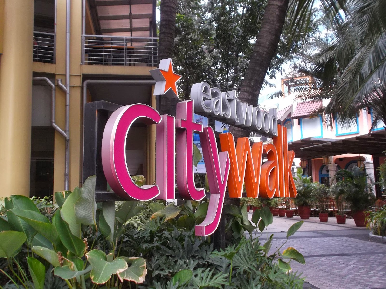 My Metro Manila Photo Blog: Eastwood City in Libis, Quezon City ...