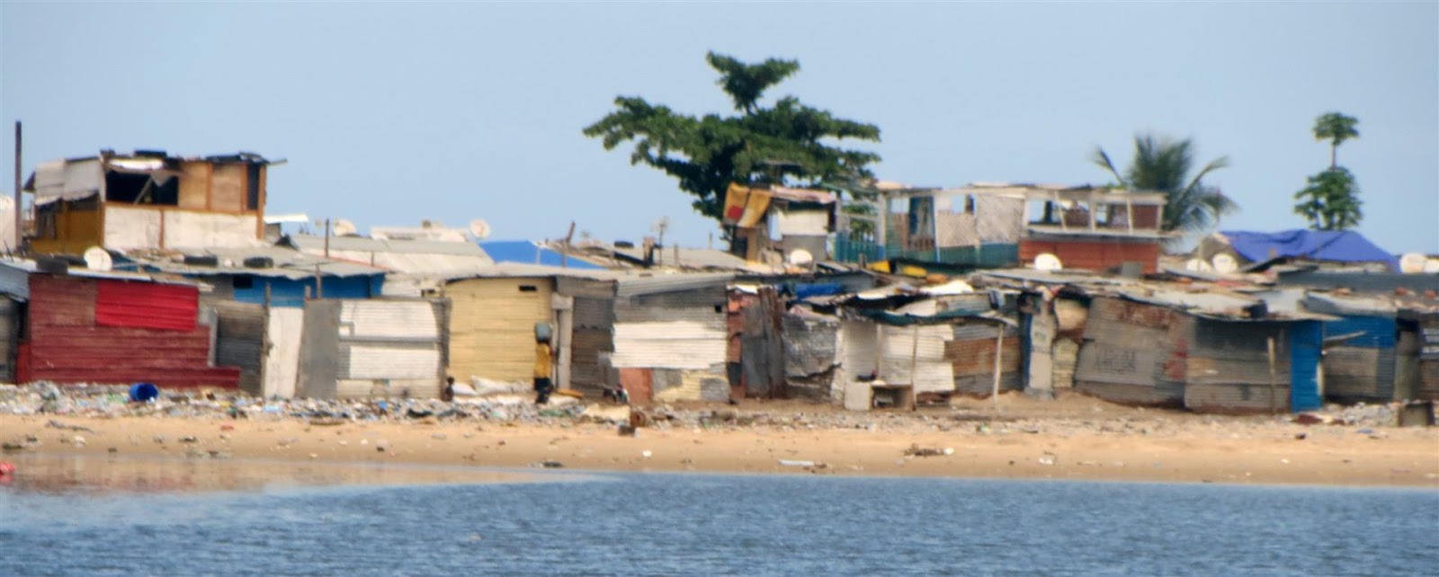 Les Marraines De Luanda - Angola: Musseques