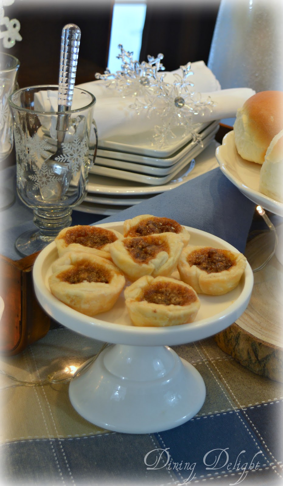 Dining Delight: Winter Luncheon Buffet