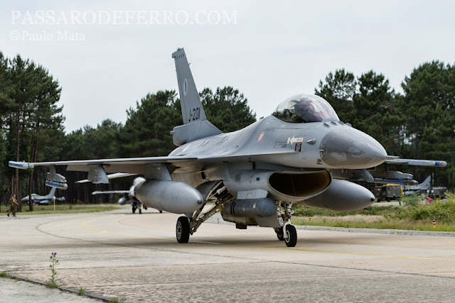 MANTENDO O F-16 UM CAÇA DE ÚLTIMA GERAÇÃO ~ OPERAÇÕES - PÁSSARO DE FERRO