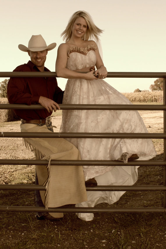BRIDE CHIC: A COUNTRY WESTERN WEDDING