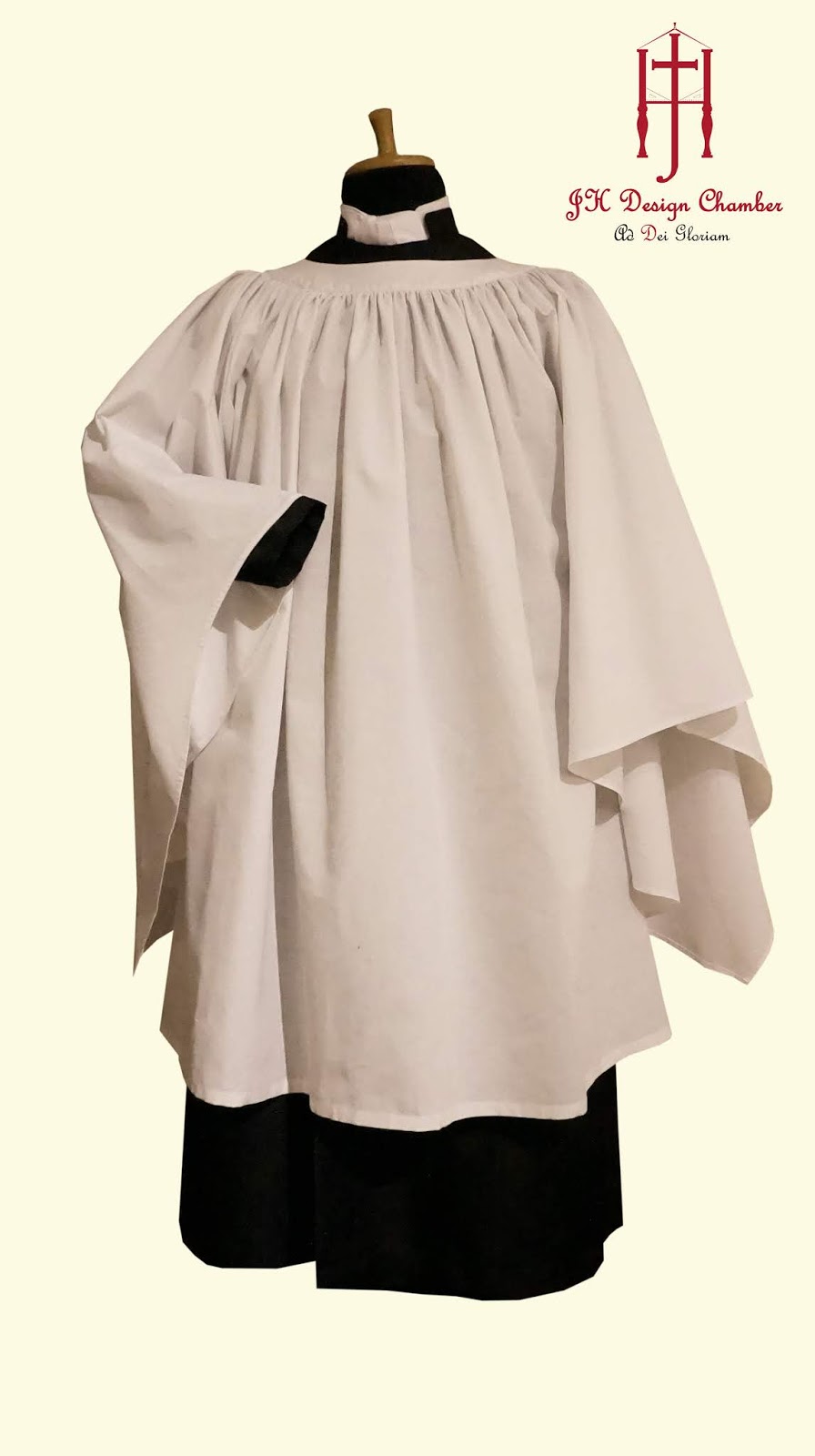 SURPLICE - POINTED WINGS ( TRADITIONAL ANGLICAN )