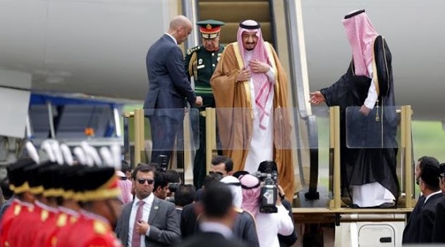 Harga Jubah Yang Dipakai Raja Salman Bikin Kamu Tercengang | Kapan VIRAL