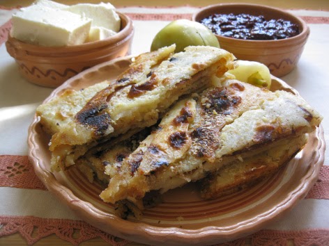 Flija e pregatitur me saça është specialitet i kuzhinës tradicionale ...