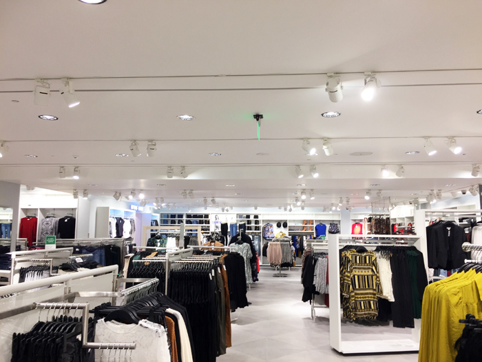 Photodiary: H&M Gateway Mall Opening | Drowning Equilibriums: Aisa Ipac ...