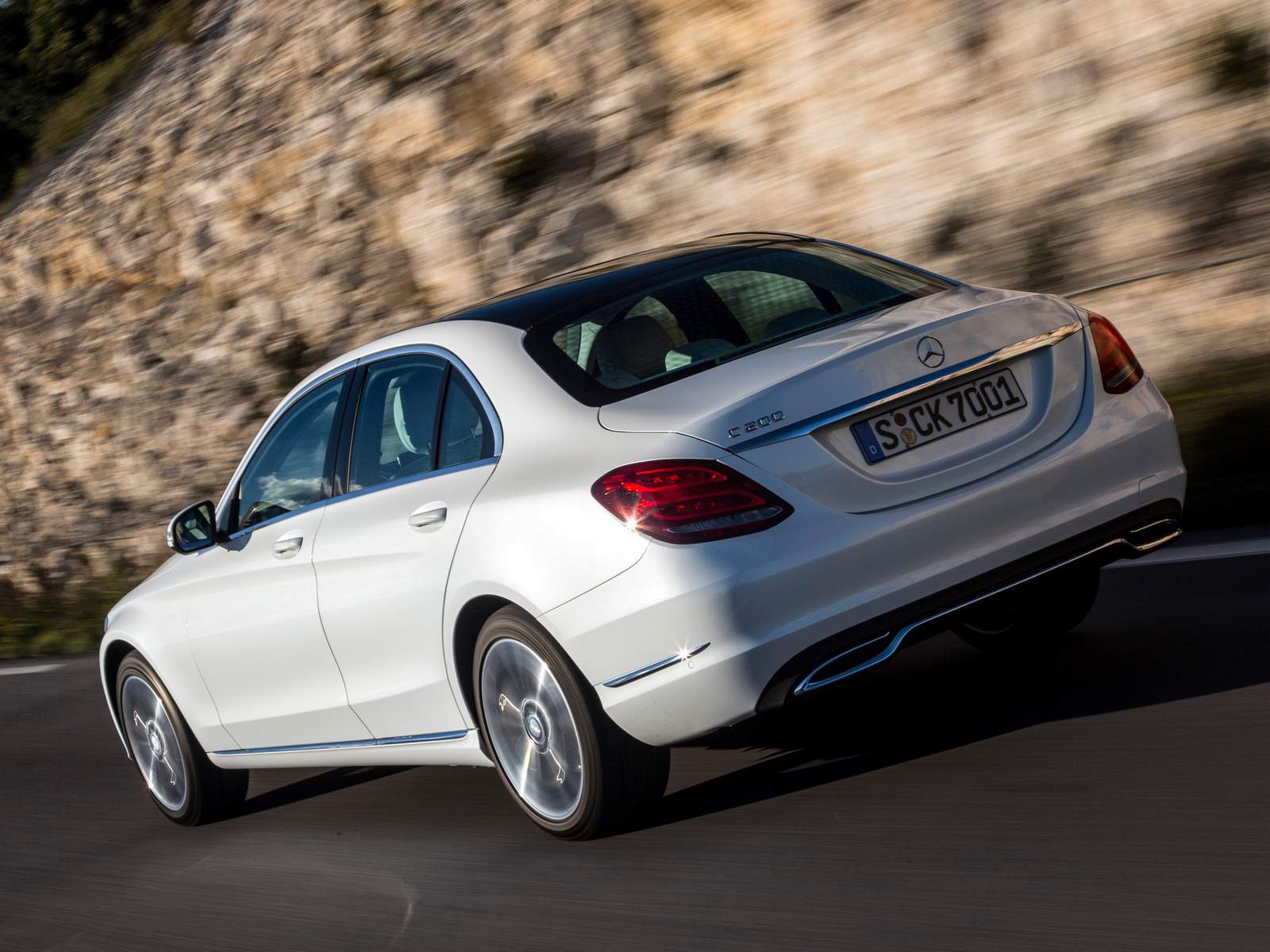 Mercedes Classe C: facelift em 2017, nova geração em 2020