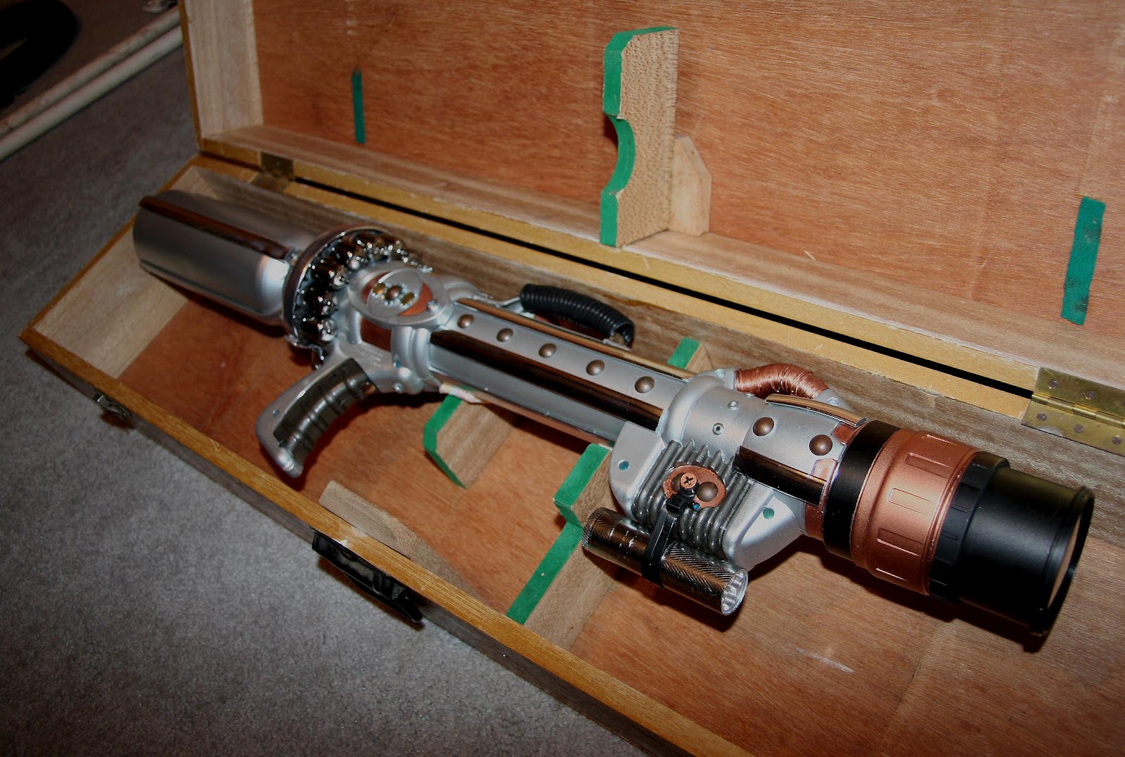 New Paradigm Studios: Final version of the 1940's Retro Sci-Fi Ray gun ...