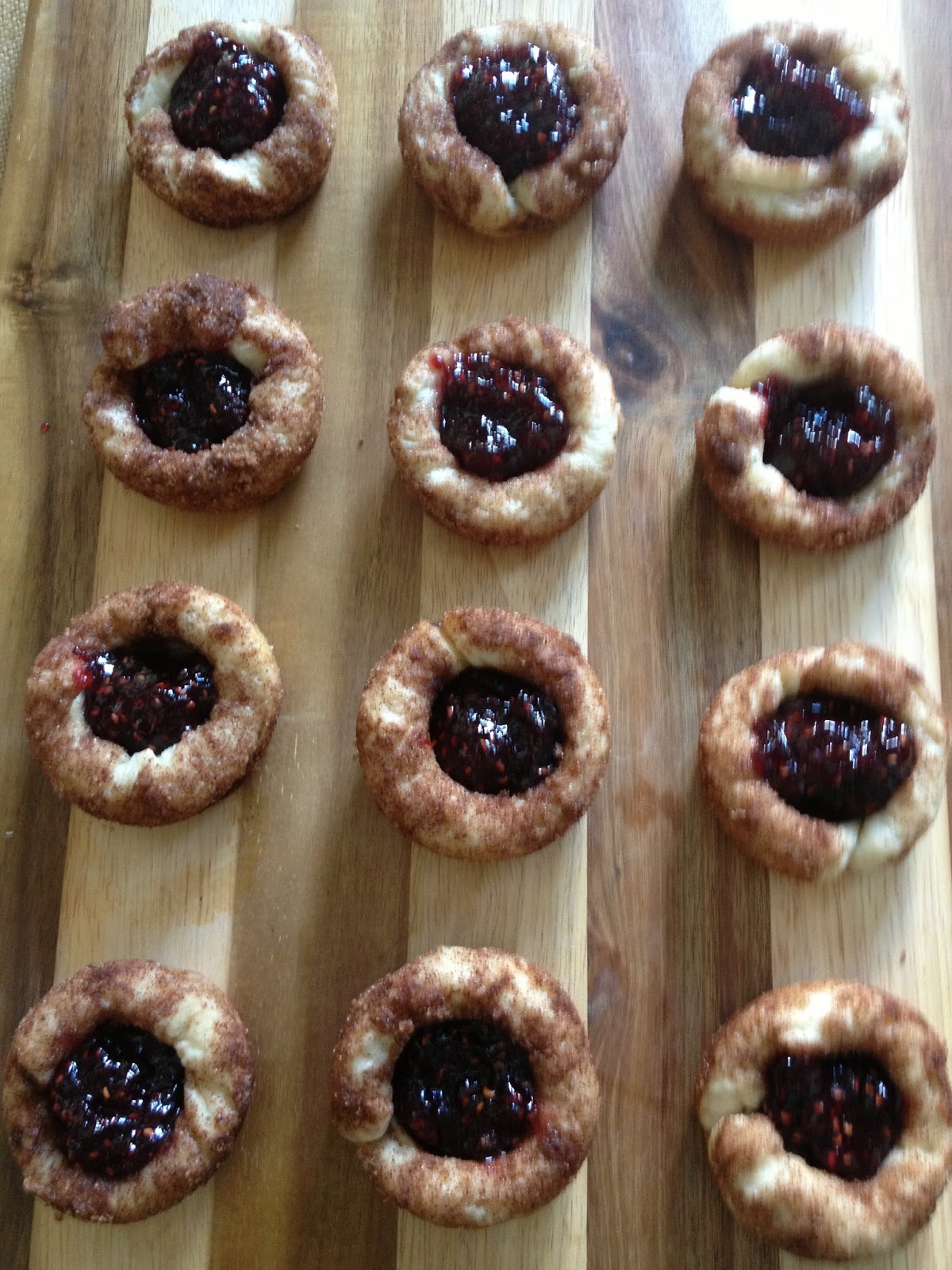 Little Magnolia Kitchen: RASPBERRY FILLED CINNAMON BITES