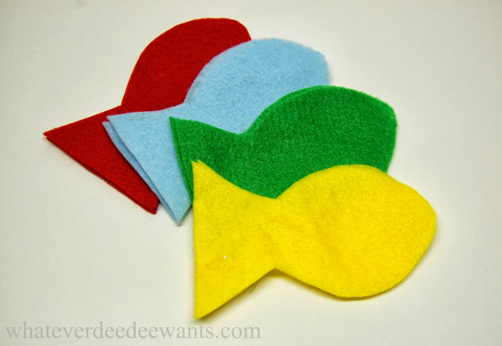 Whatever Dee-Dee wants, she's gonna get it: DIY Magnetic Felt Fishing Game