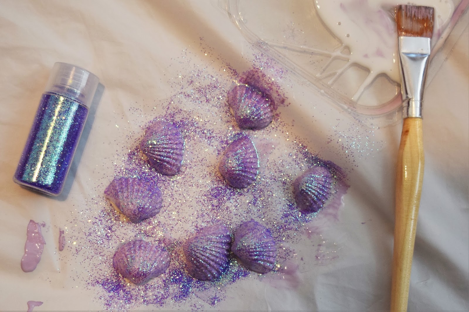 DIY OMBRE GLITTER MERMAID MIRROR - A Life With Frills