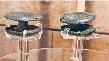 Book of Mormon Evidence: Book of Mormon Breastplates and Jewelry