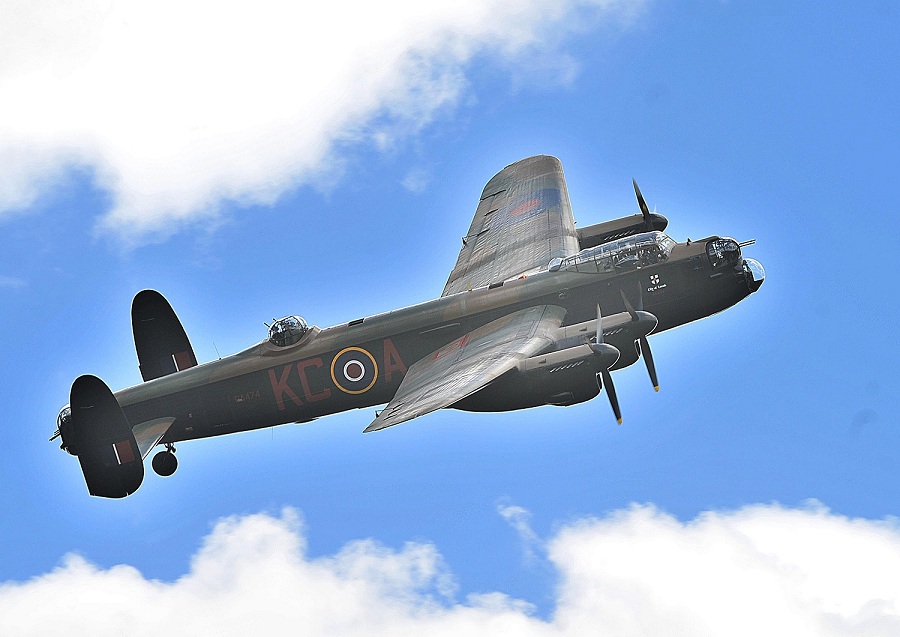 Dora 9 Diecast: Two New Paint Schemes for BBMF Lancaster.