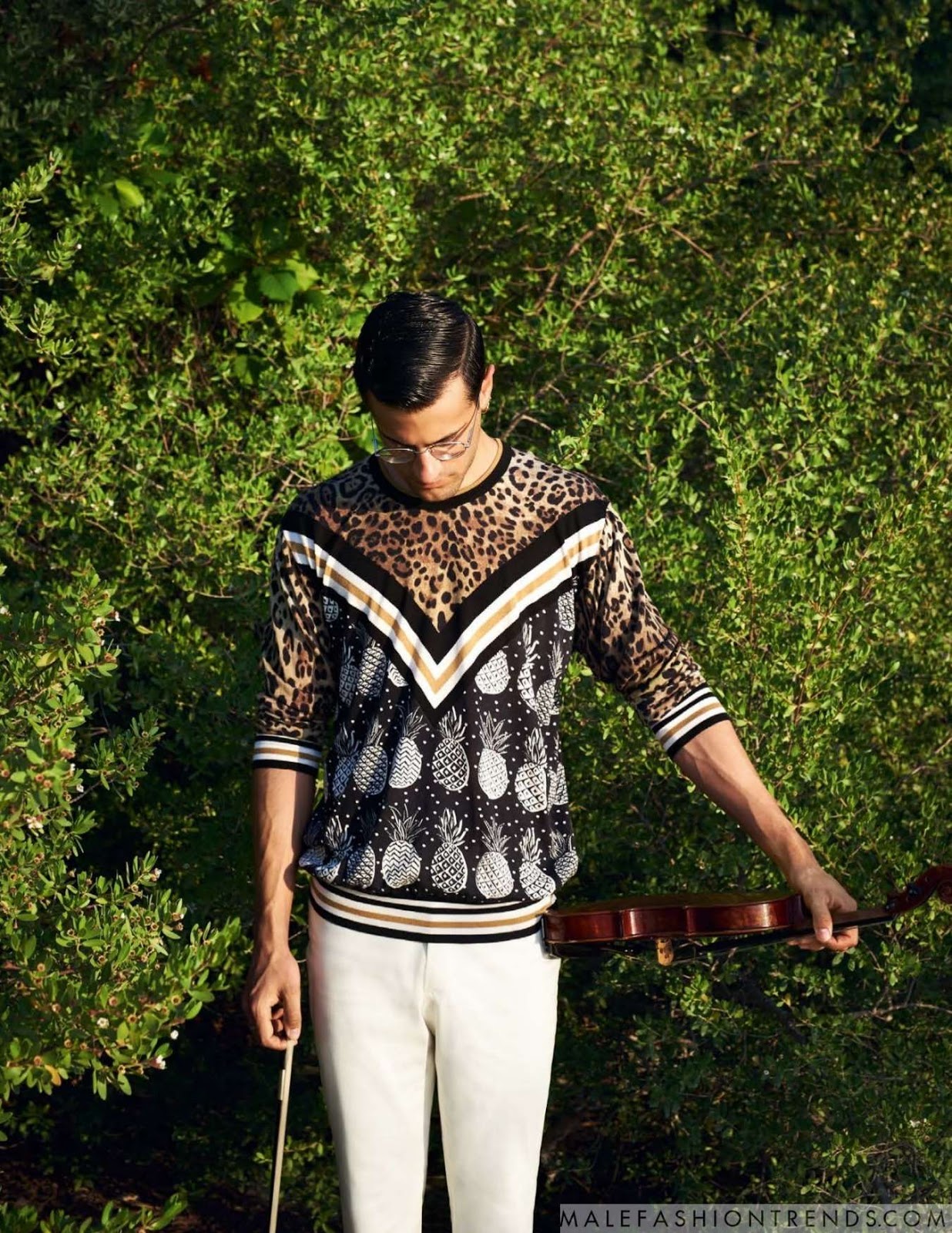 El violinista Neil Amin-Smith viste los más salvajes prints para GQ India