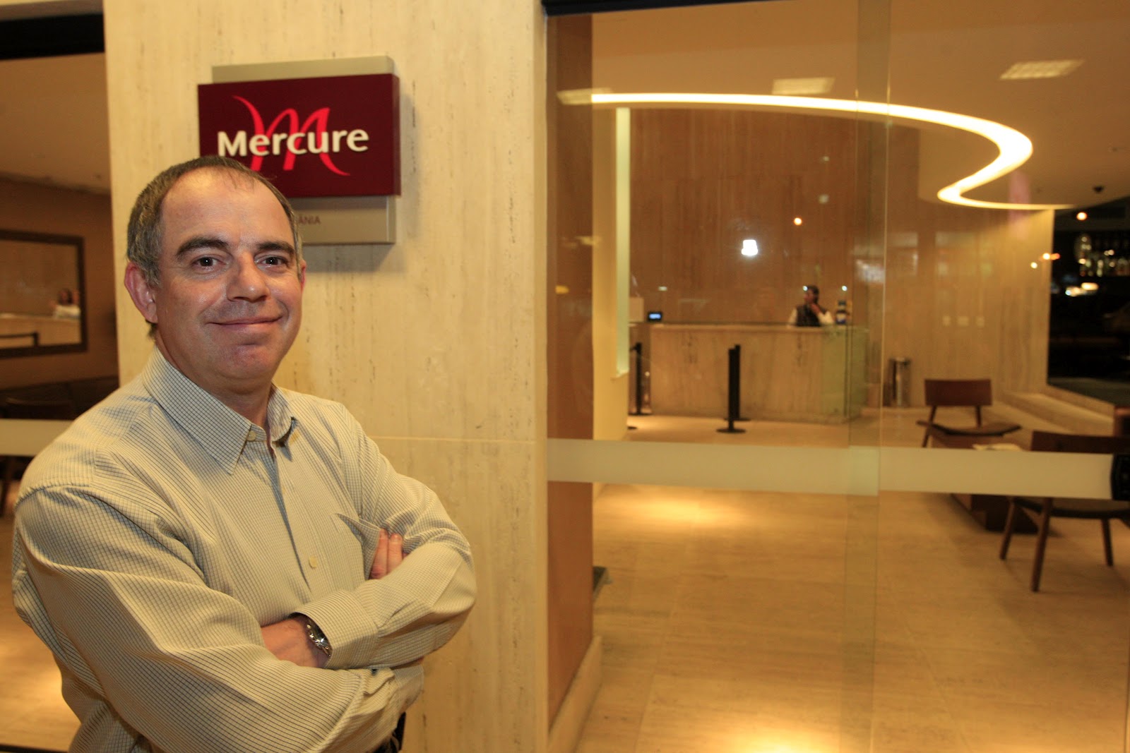 REVISTA ESTREIA : COLUNA SOCIAL: O FRANCÊS STEEVE MORIN ASSUME A GERÊNCIA DO HOTEL MERCURE EM ...
