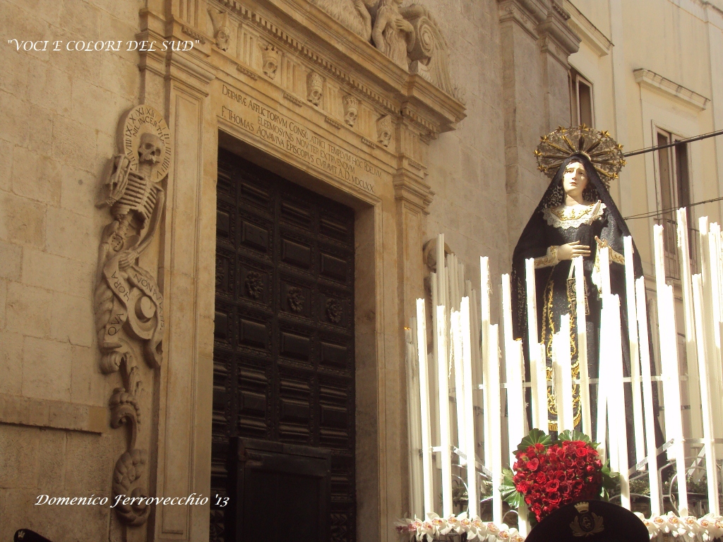 Voci e colori del Sud: La processione della Desolata a Bitonto
