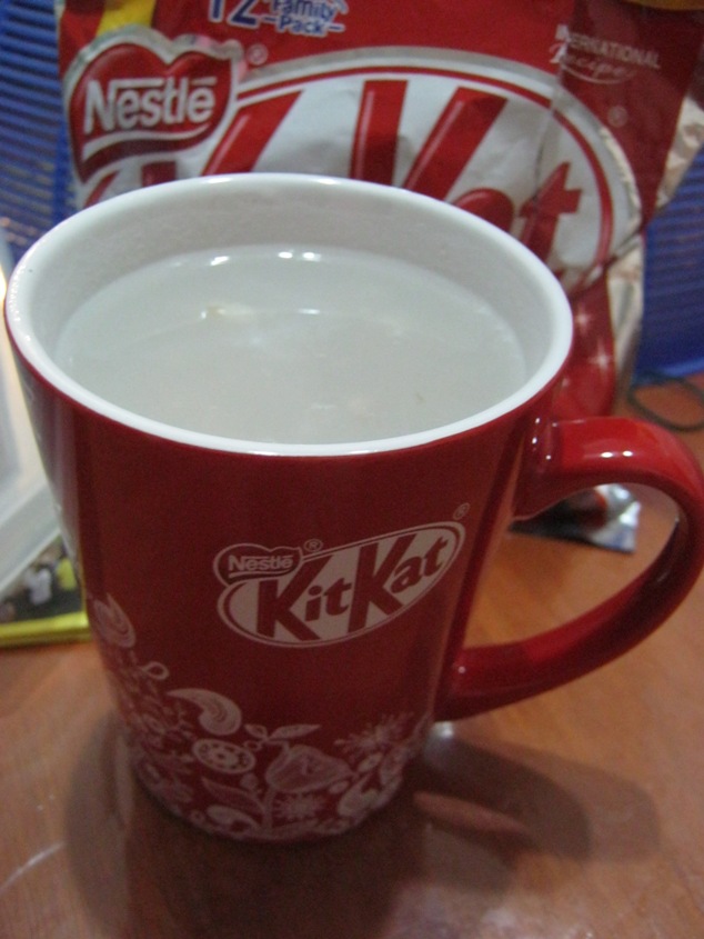 Agnes' Diary & More...: Free Kit Kat Mug with purchase