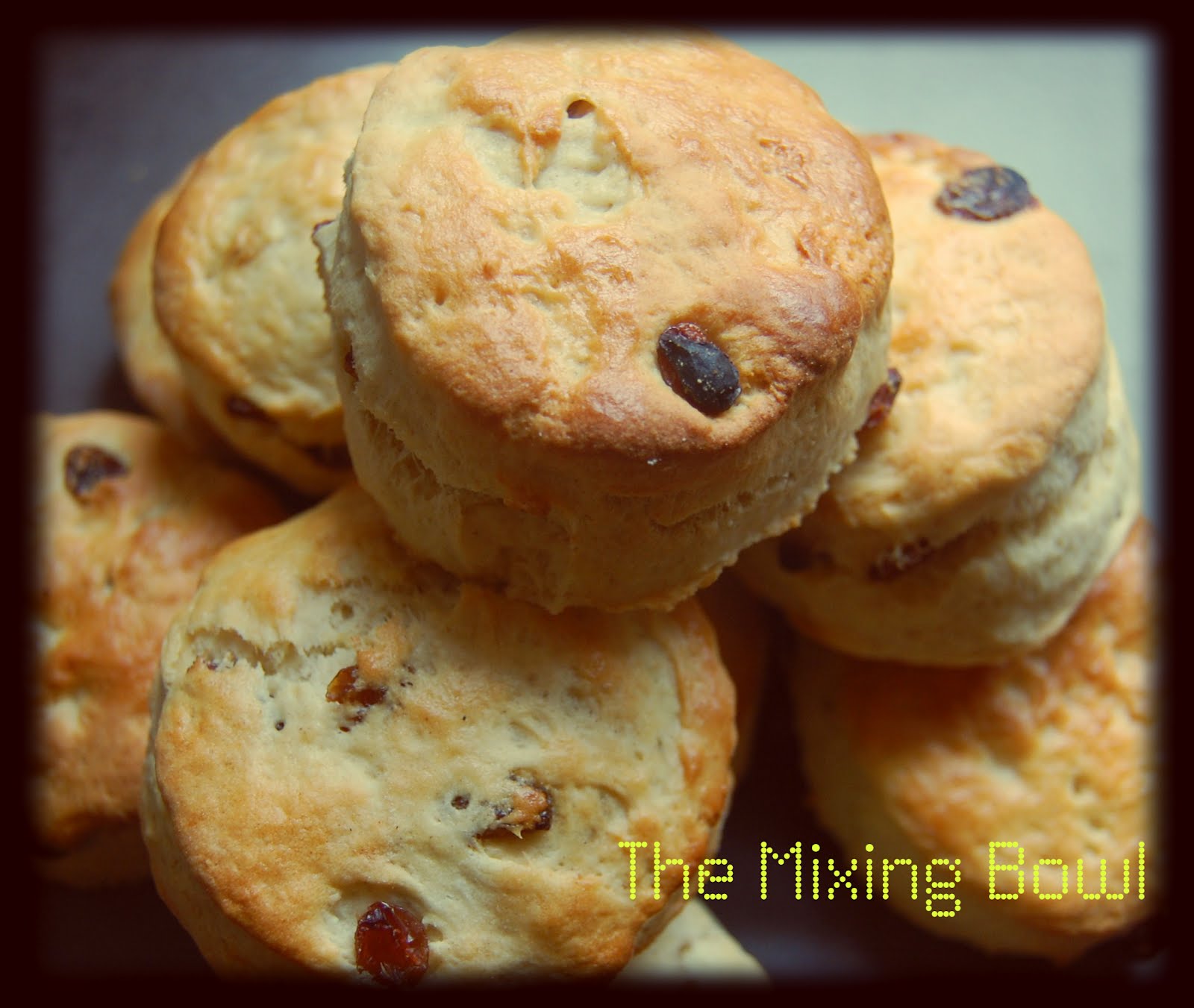 mixingbowlmagic.blogspot: Sunday afternoon essentials: Scones