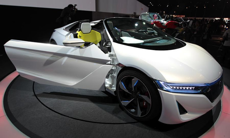 Kuweight 64: ELECTRIC CAR WITH NO STEERING WHEEL - HONDA EV-STER