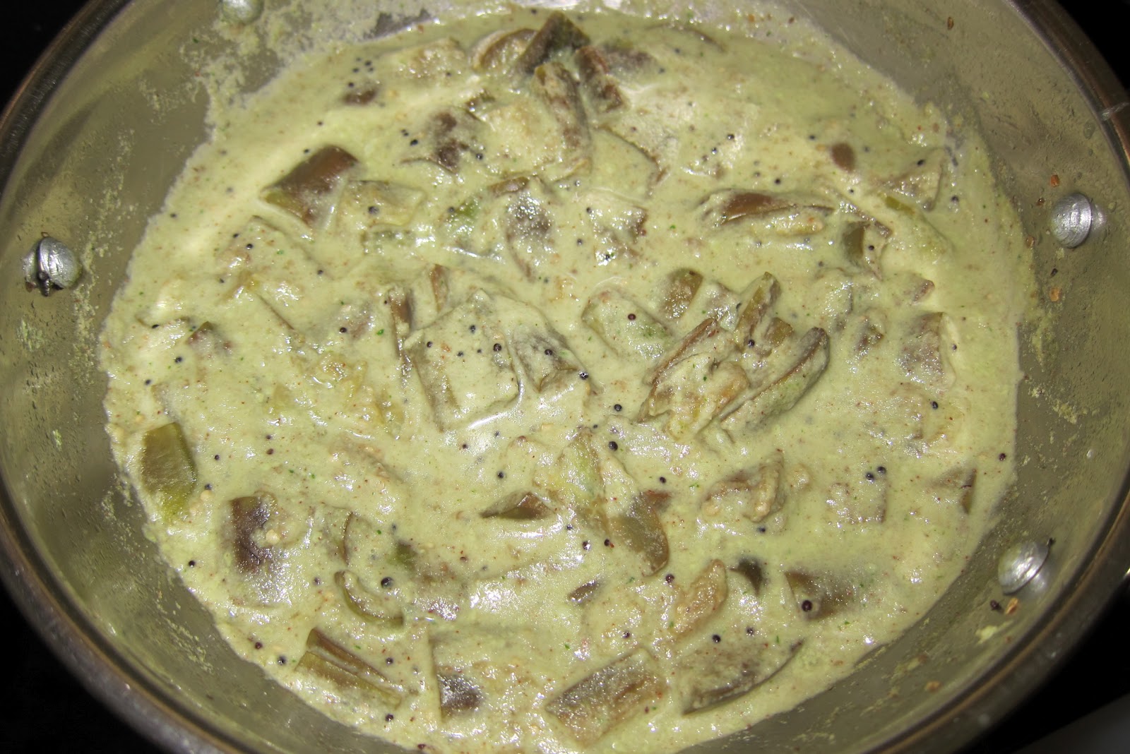 Welcome to "nanna jagatthu": Brinjal / Baingan / Badane Gojju