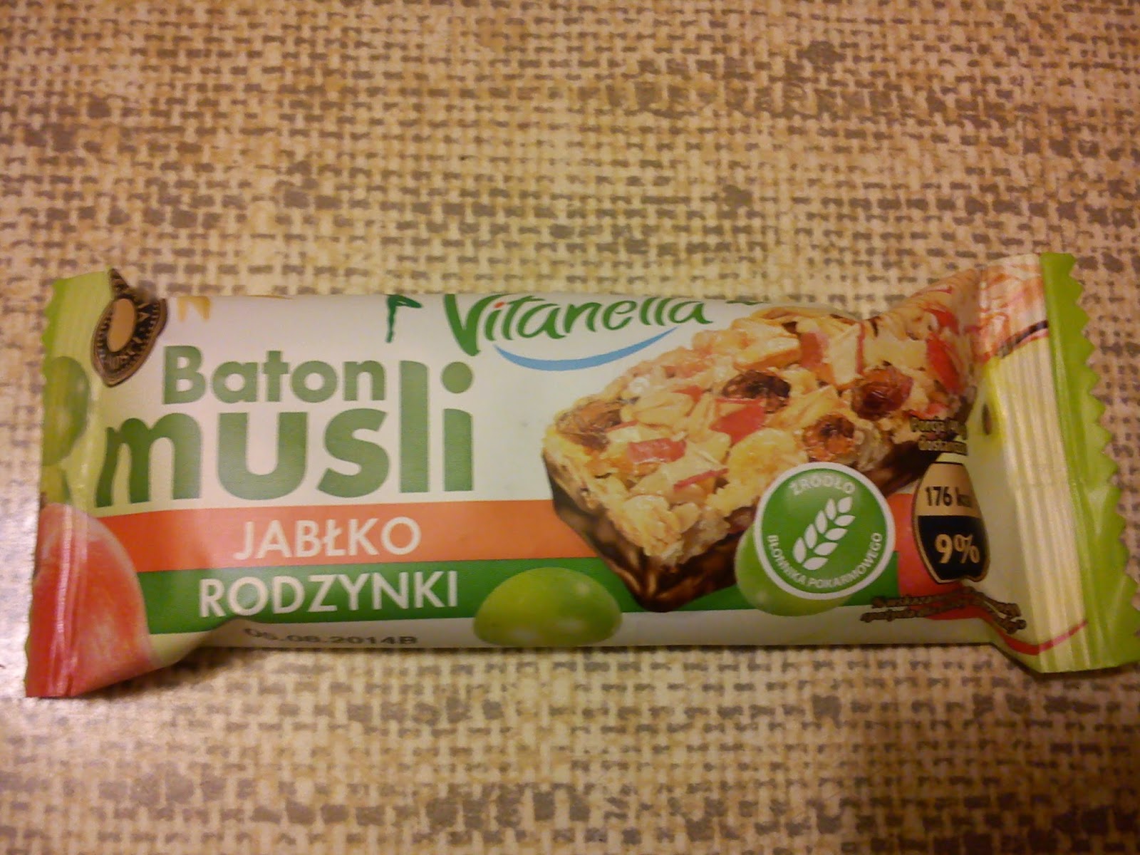 Miłośniczka Słodyczy : Vitanella Baton musli Jabłko Rodzynki