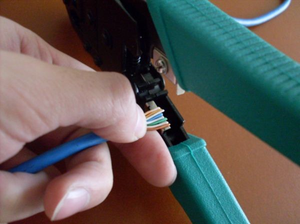 INGENIERIA EN TELECOMUNICACION: PRACTICA 1 OFICINA Y PONCHADO DE CABLE