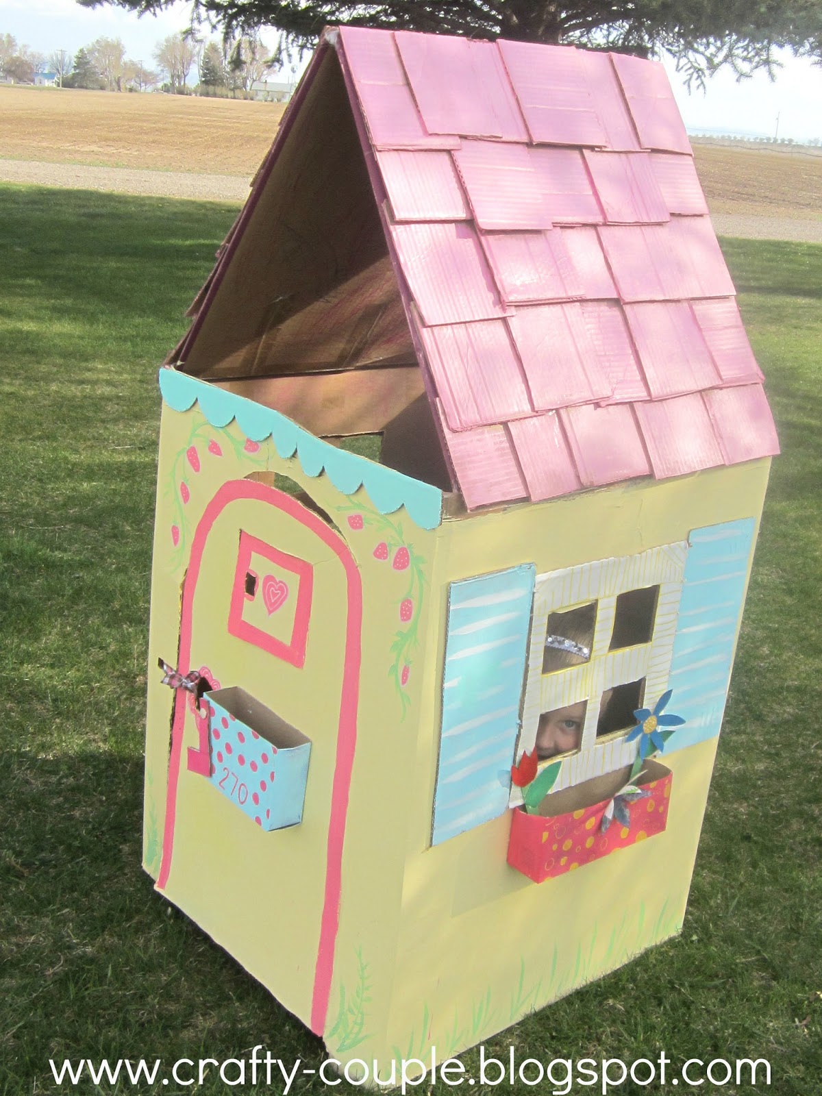 crafty couple: Fancy Cardboard House