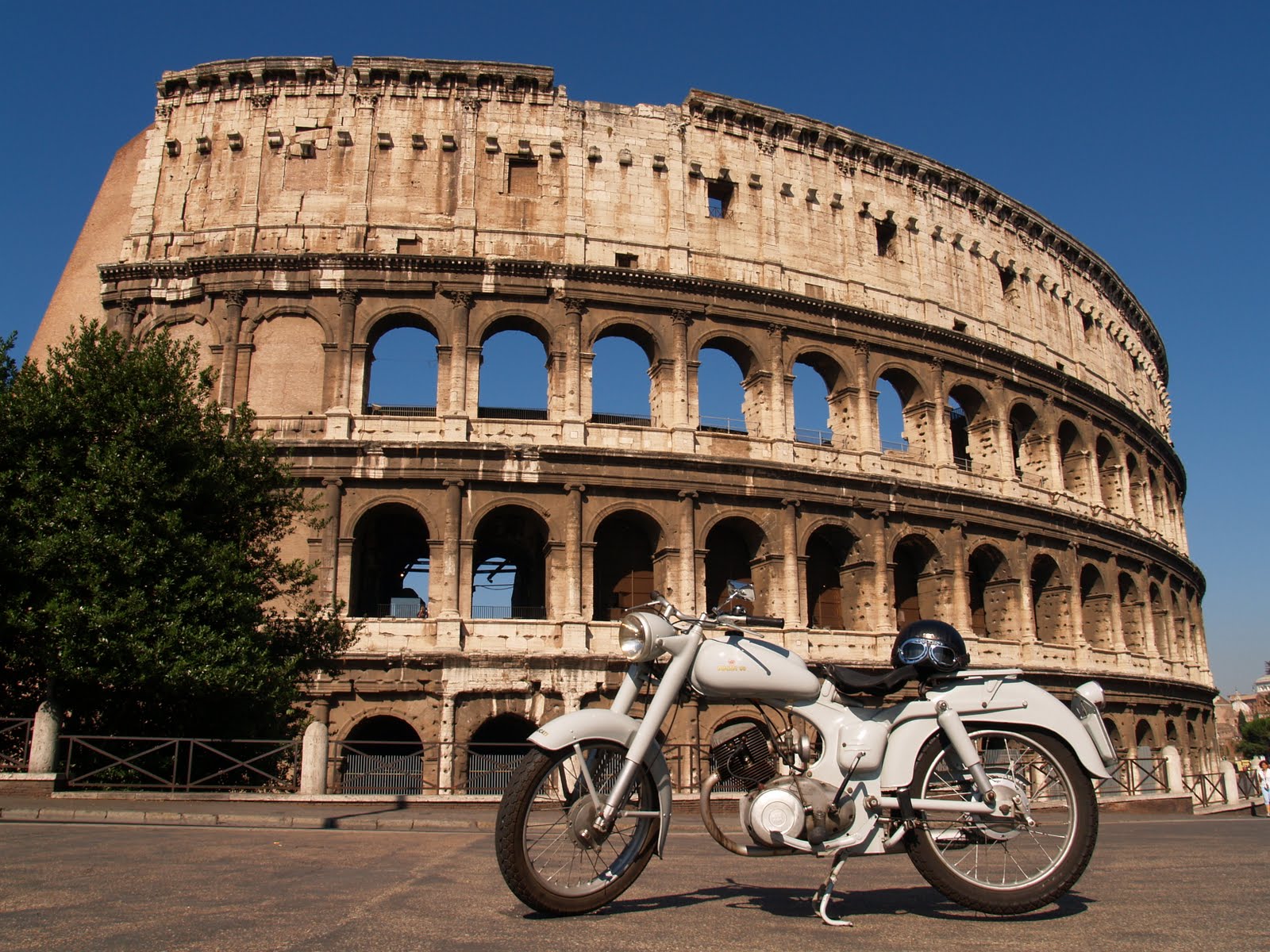 The Joyful Sun Diaries: A VINTAGE DUCATI IN AN ANCIENT COLOSSEUM