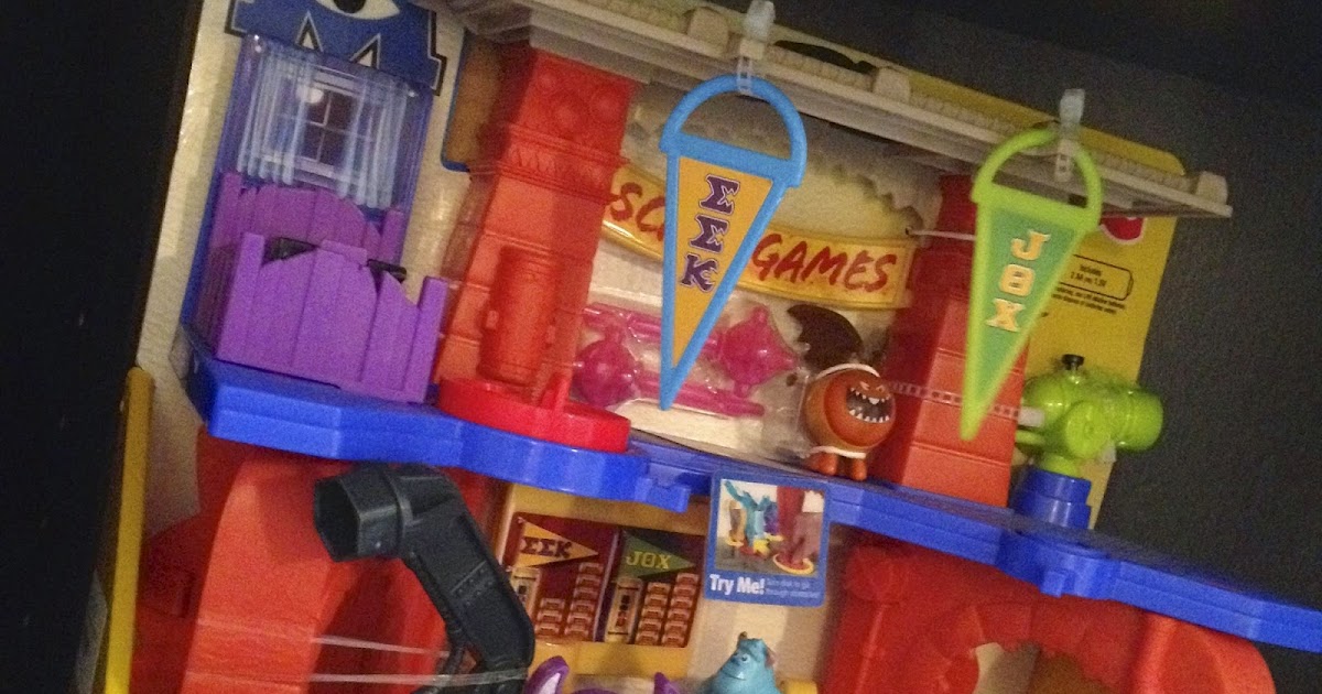 Dan the Pixar Fan: Monsters University: Imaginext Scare Games Play Set