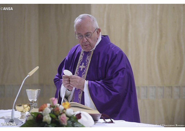 Pope Francis warns of "Fake fasting" and says “pray more during Lent ...