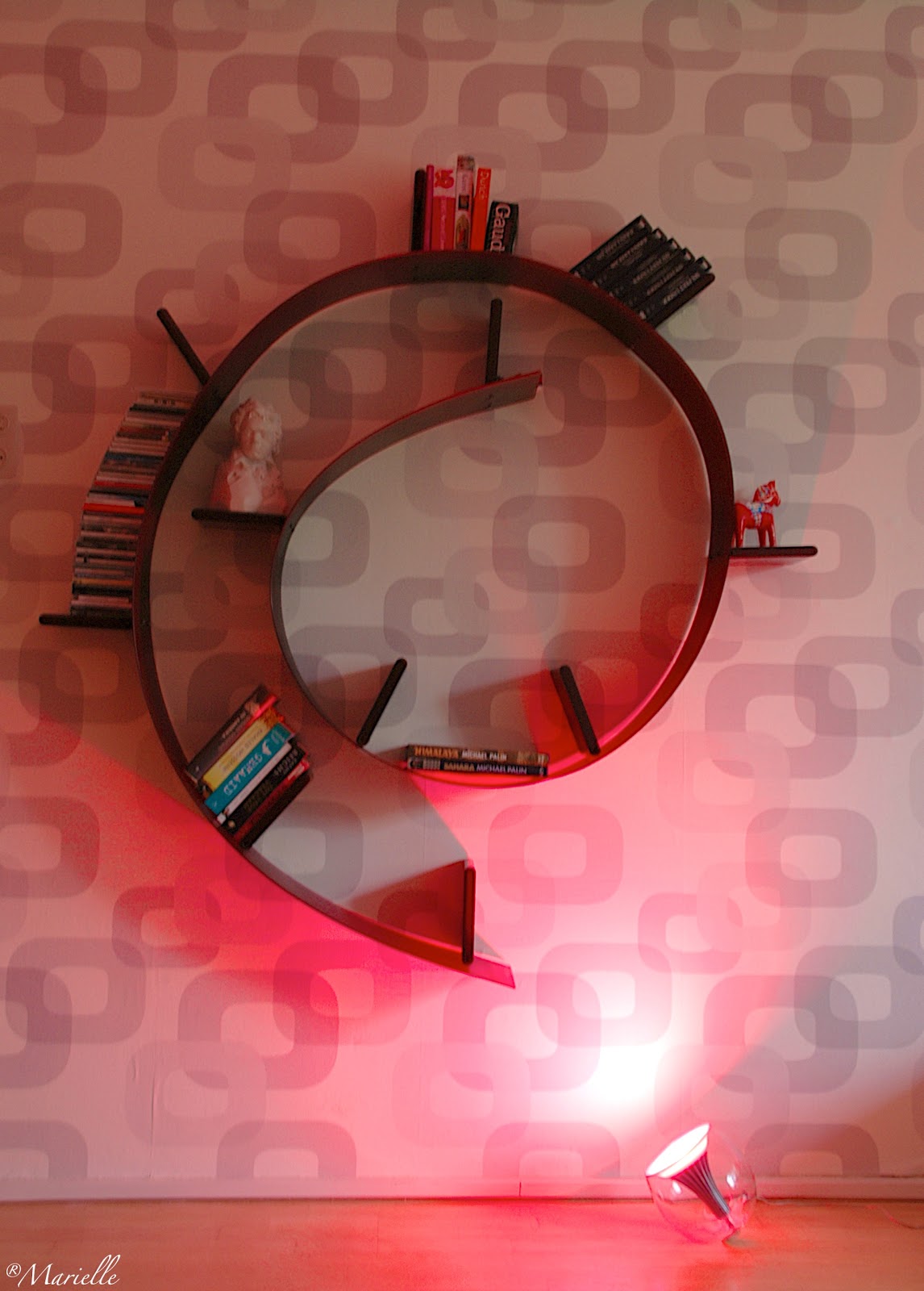 DECORACIÓN Y DESCANSO: LIBRERIA BOOKWORM DE RON ARAD PARA KARTELL
