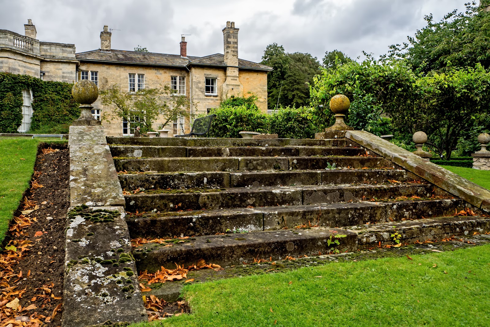 Lincolnshire Cam: Hackthorn Hall. (Set 1 of 2).