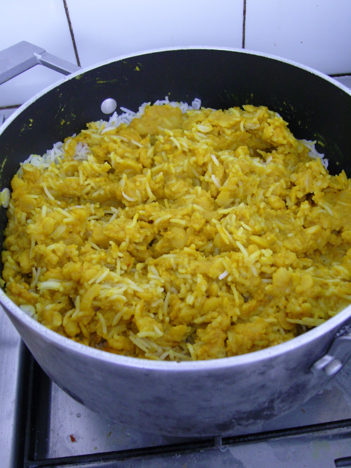 La mia cucina persiana: Riso Basmati con fave secche e curcuma "Dampokhtak"