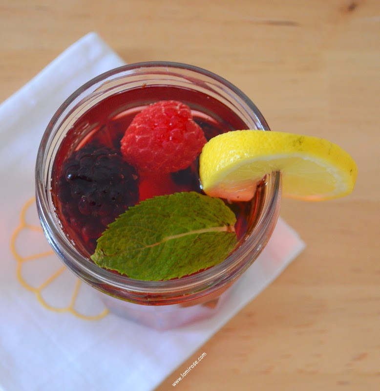 Lamirose: Un cocktail rouge pétillant