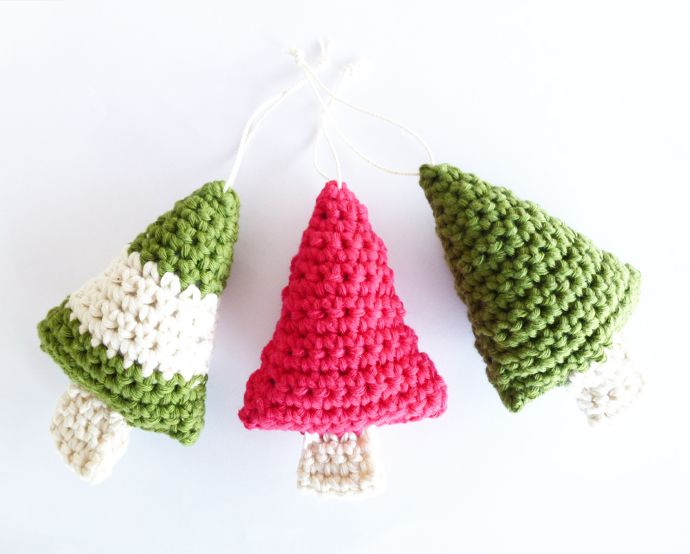 Annemarie's Haakblog: Monday Pattern Day: Christmas Tree Ornament!
