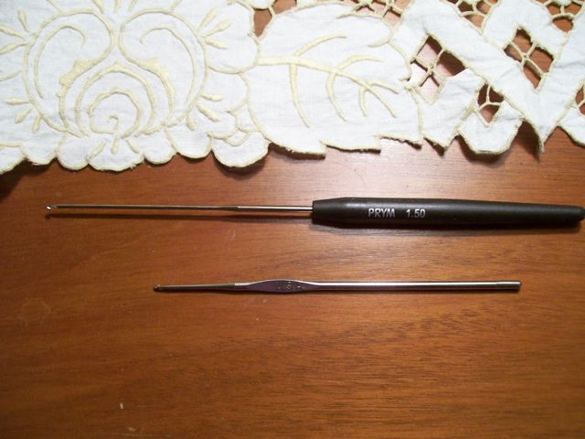Tangles and Lace: Cro-tat hooks & snowflakes