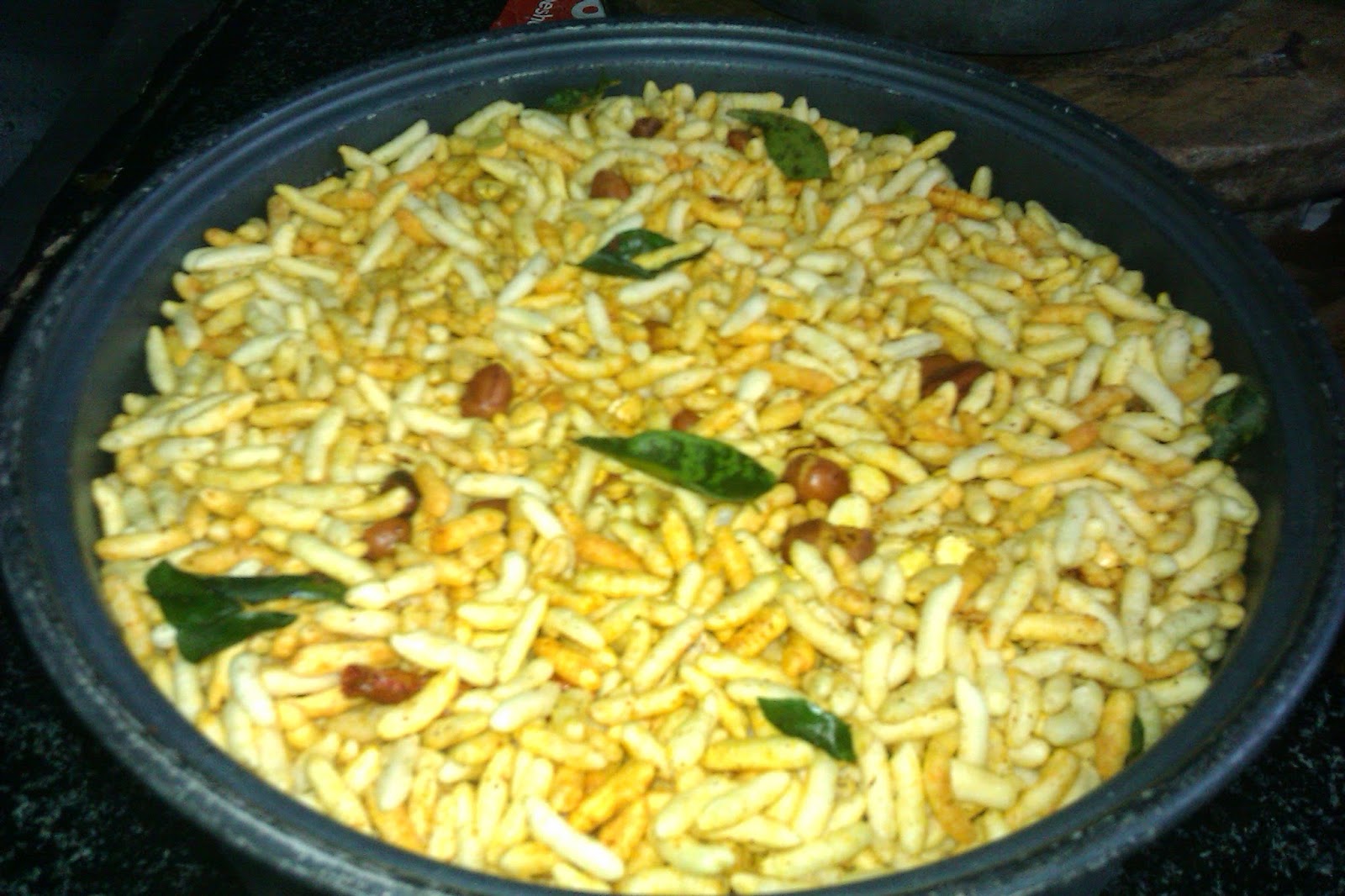 Mumma's KITCHEN: Karam borugulu / maramaralu mixture...