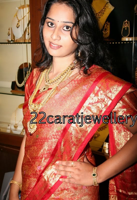 Model with Designer Antique Long Chain at Hiya Jewellery Exhibition ...