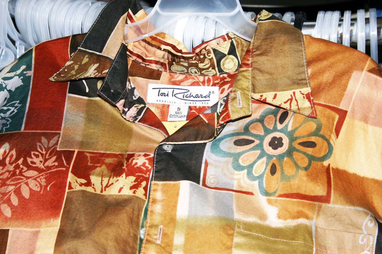 Unraveling Threads: Designs from Paradise - Tori Richard