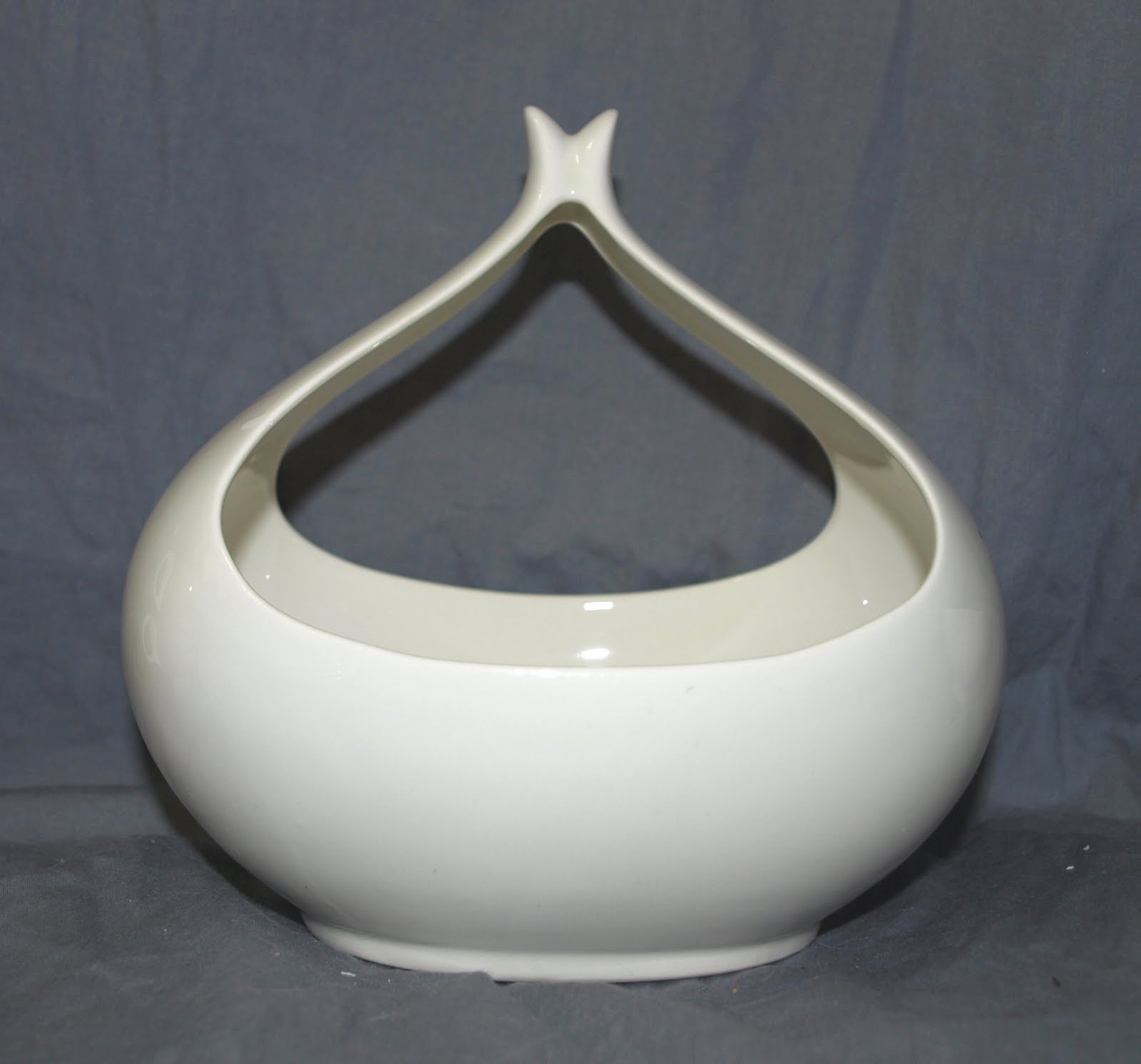 Funky Home Finds: Auction Finds: Delicate, Sensuous, Beautiful - The ...