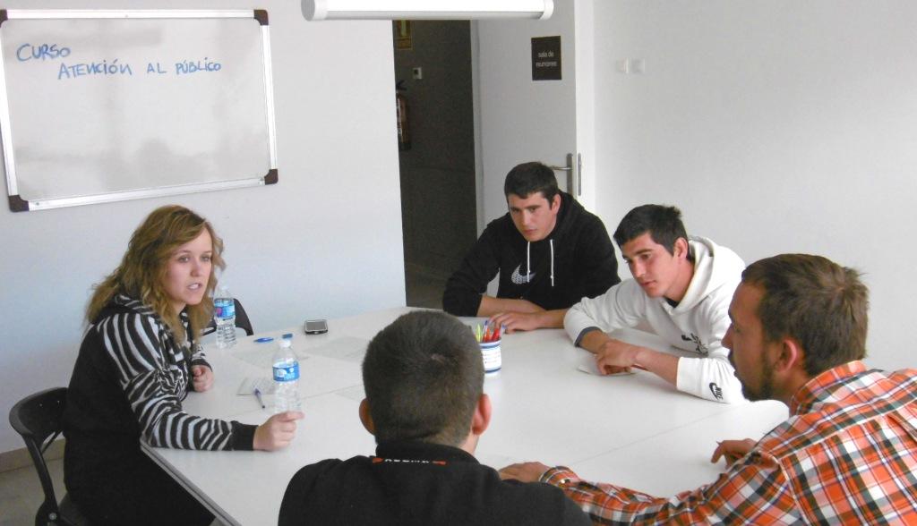 AYUCA: Taller de atención al público