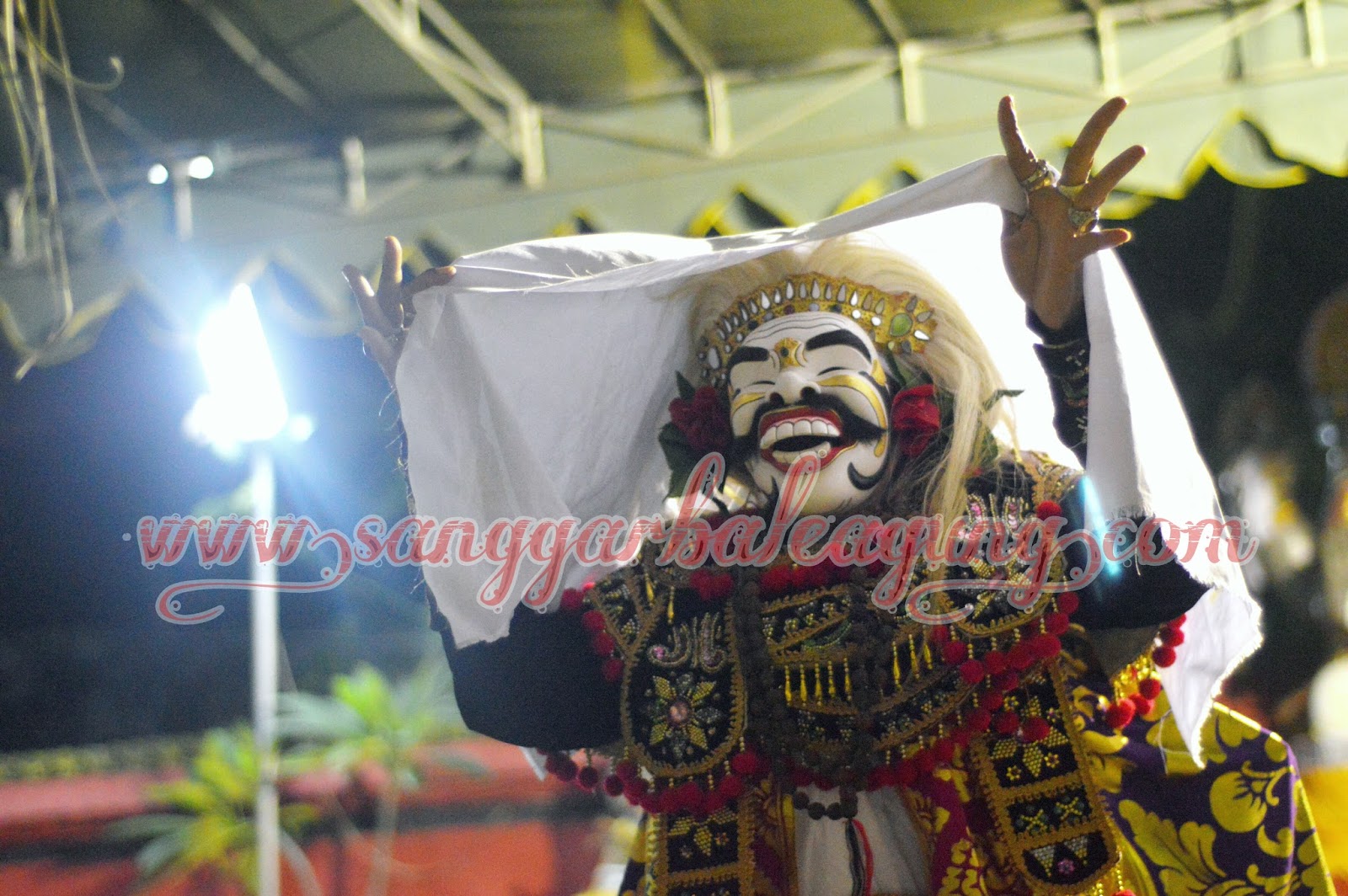 Penari Bali Surabaya: Tata Rias Penari Bali