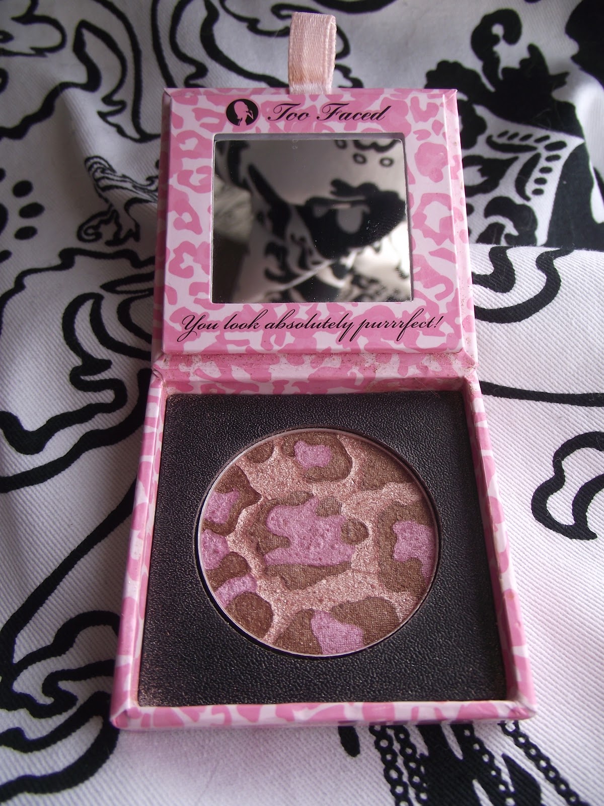 Parables from Portugal: Too Faced Pink Leopard Bronzer! A review!
