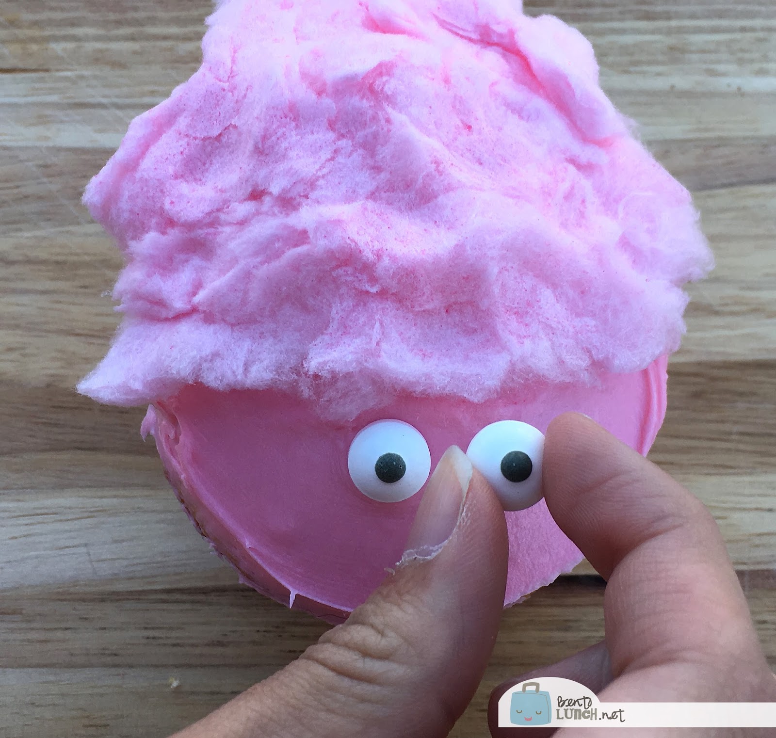 DreamWorks TROLLS: Make Easy Troll Cupcakes!