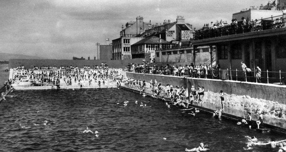 Tour Scotland: Old Photograph Bathing Pool Gourock Scotland