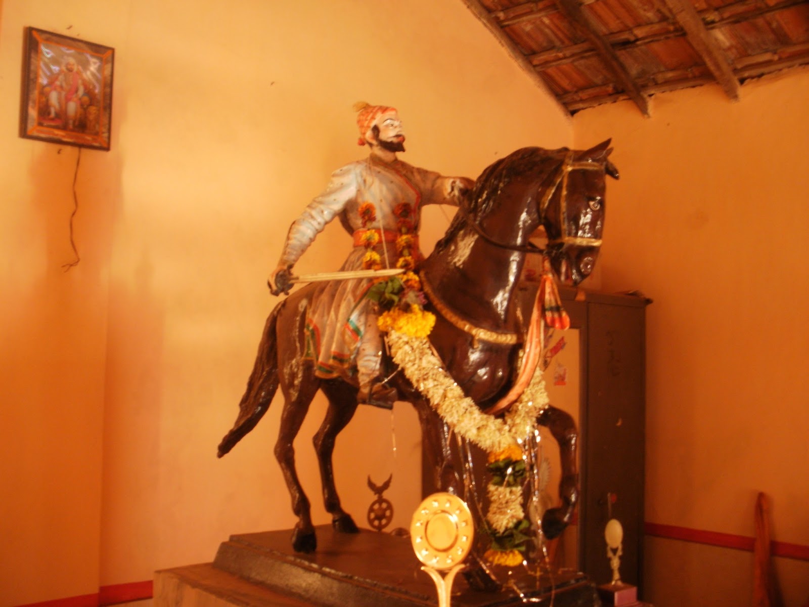Anurag's Corner: AvchitGad-Birwadi Fort-GhosalGad-TalaGad-Kuda Caves ...