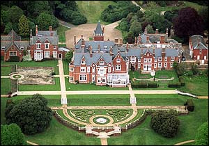 Duques de Cambridge & Sussex: Bagshot Park