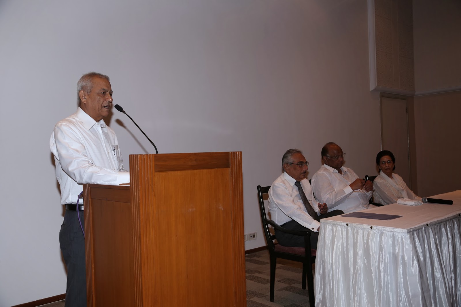 Nehru Centre Library,Mumbai: December 2013