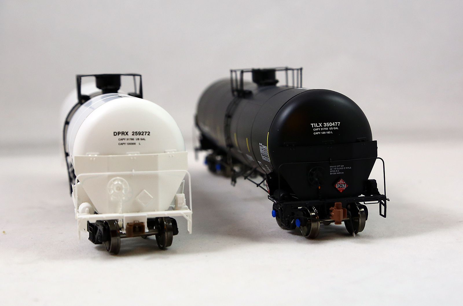 Rymal Station in HO Scale: Scale Trains Crude Oil Tank Car - Review ...