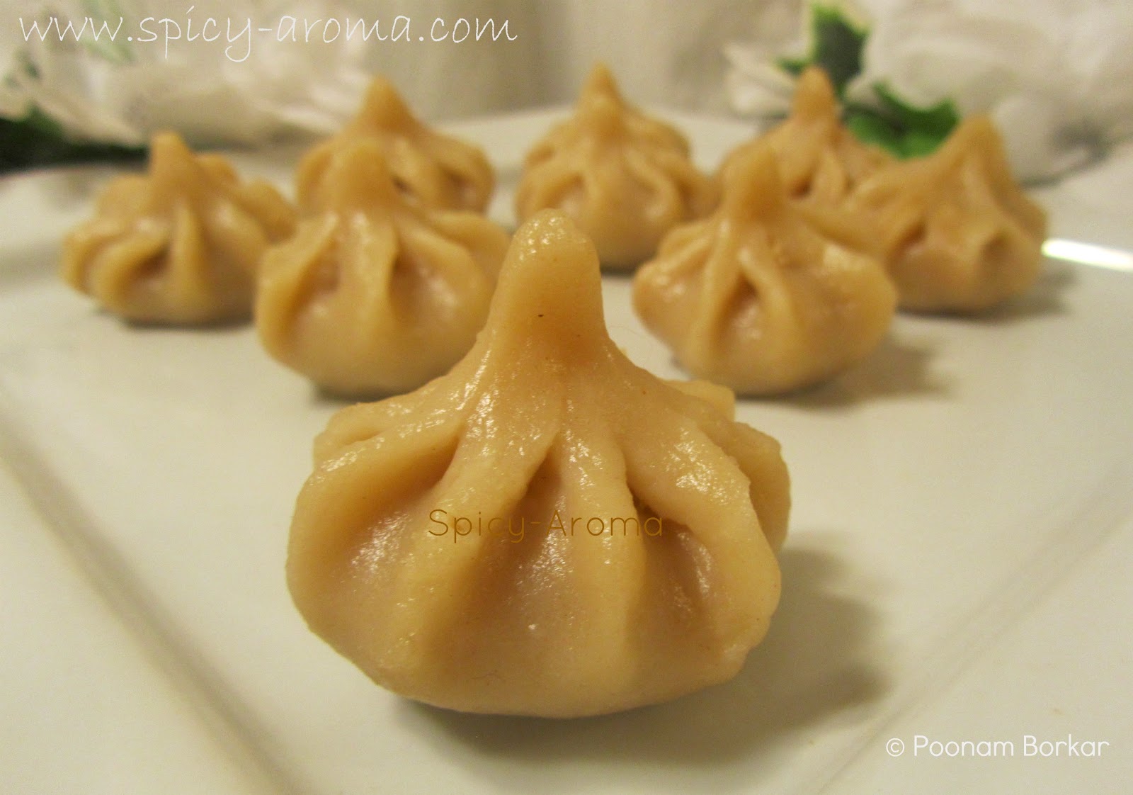 Ukadiche Modak - Maharashtrian Recipe (Steamed dumplings stuffed with ...