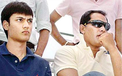 newspics: Azharuddin’s son is still critical